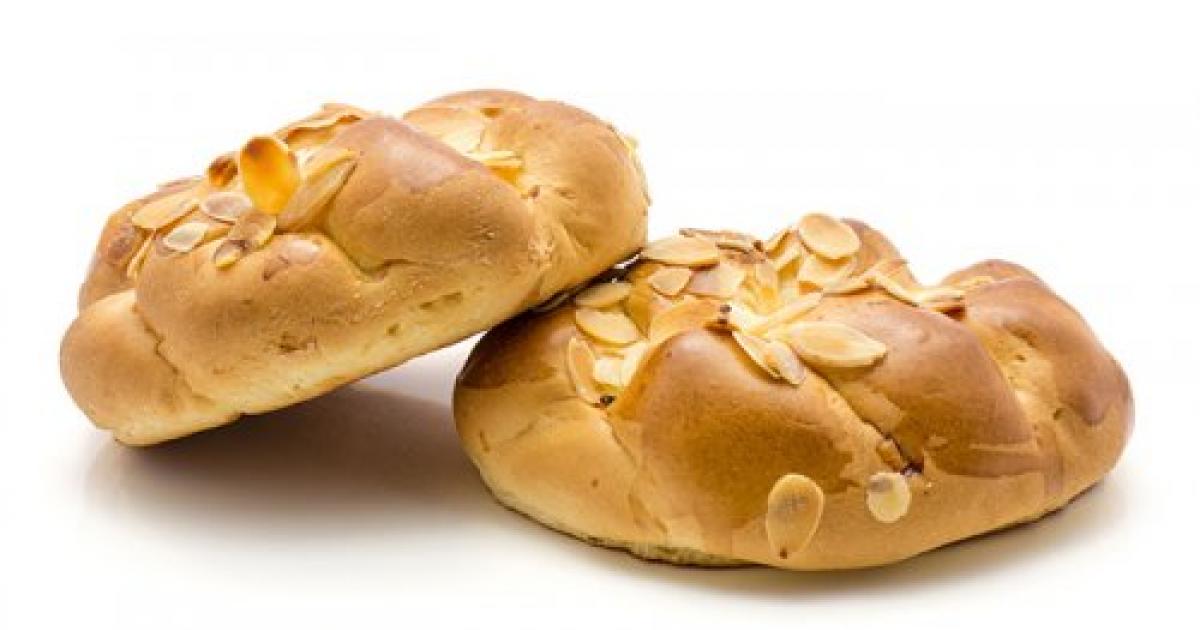 Pan trenzado con almendras | Recetas Fáciles Reunidas