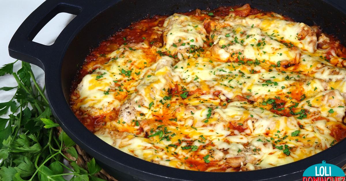 Pechuga de pollo en salsa con patatas | Recetas Fáciles Reunidas