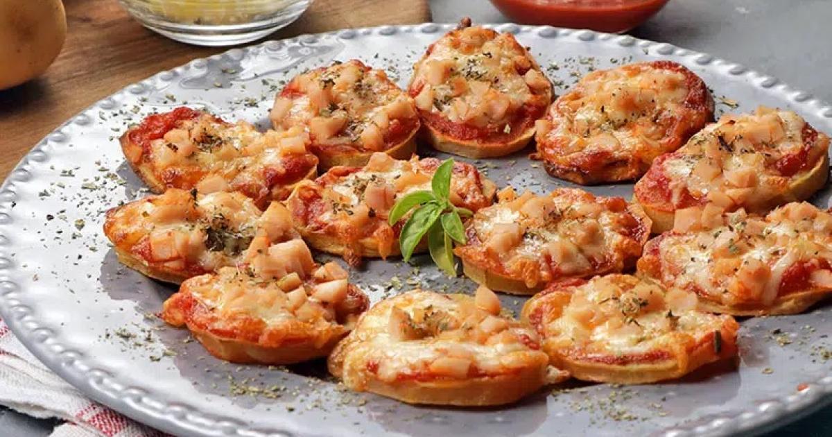 Mini pizzas con base de patata | Recetas Fáciles Reunidas