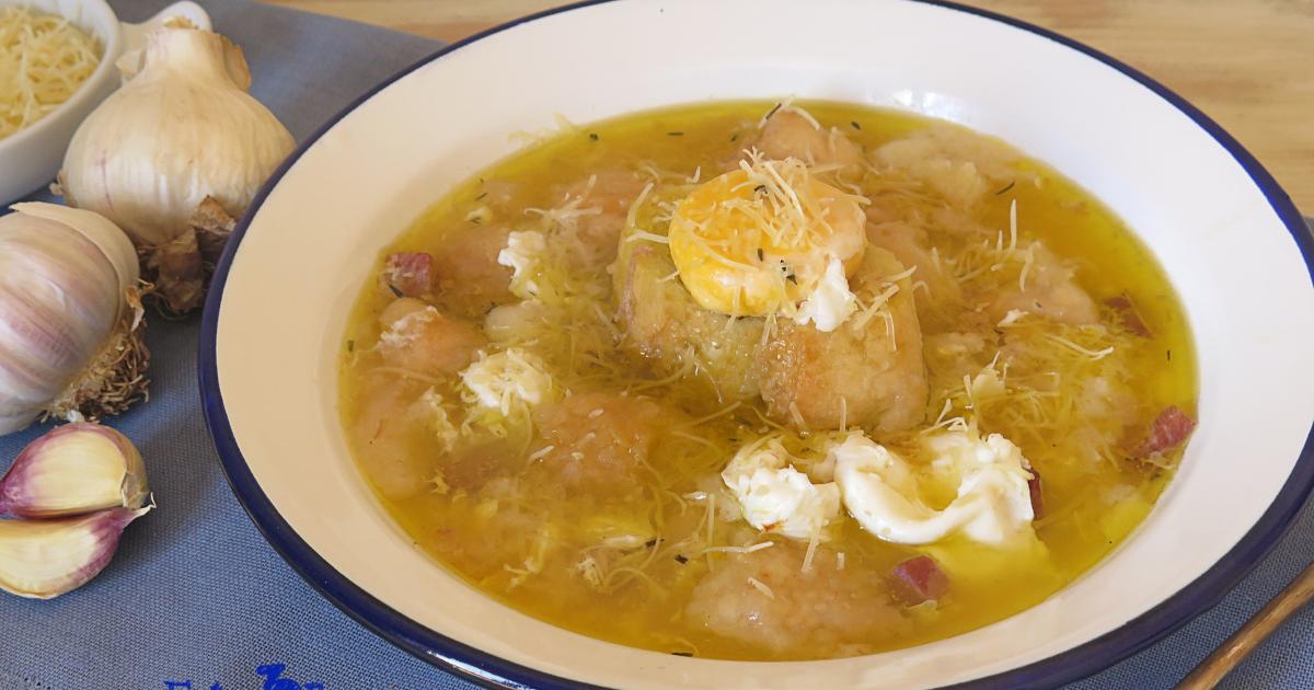 Sopa de ajo o sopa castellana | Recetas Fáciles Reunidas